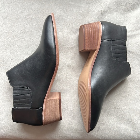 Madewell | Shoes | New Madewell Sonia Low Chelsea Boot In True Black ...